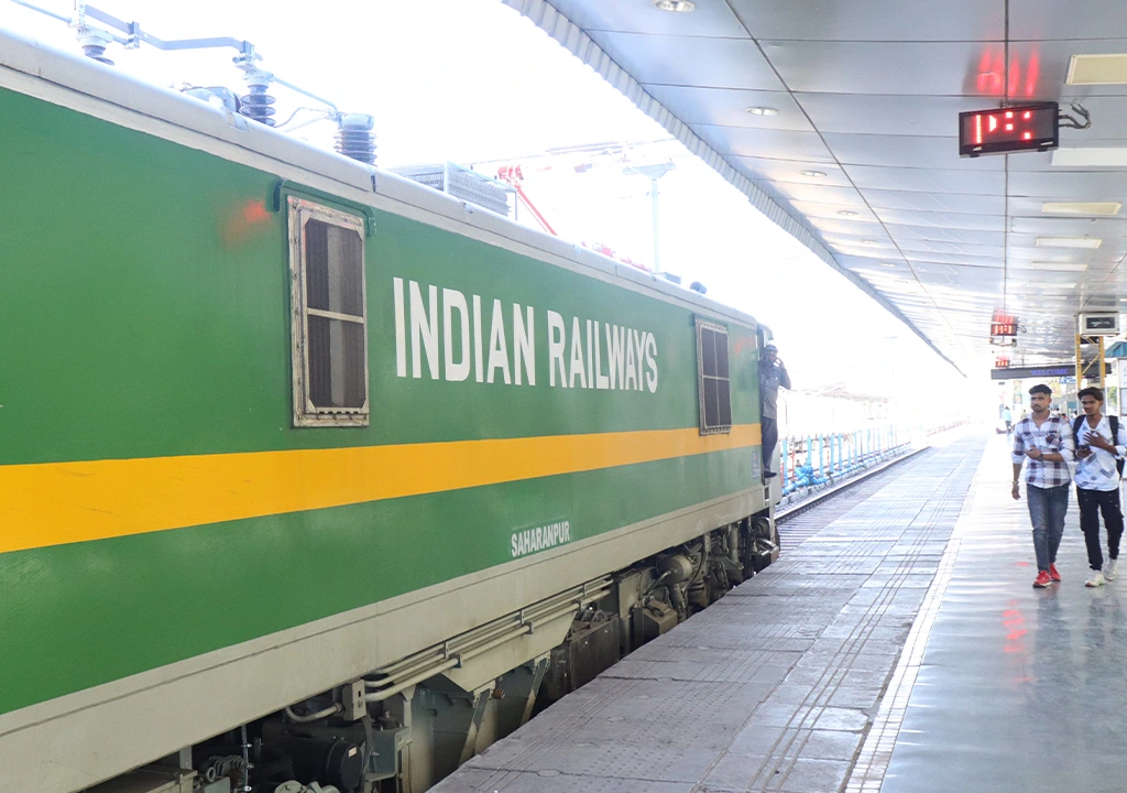 How Zoop Revolutionizes Train Food in Indian Railways for Passengers