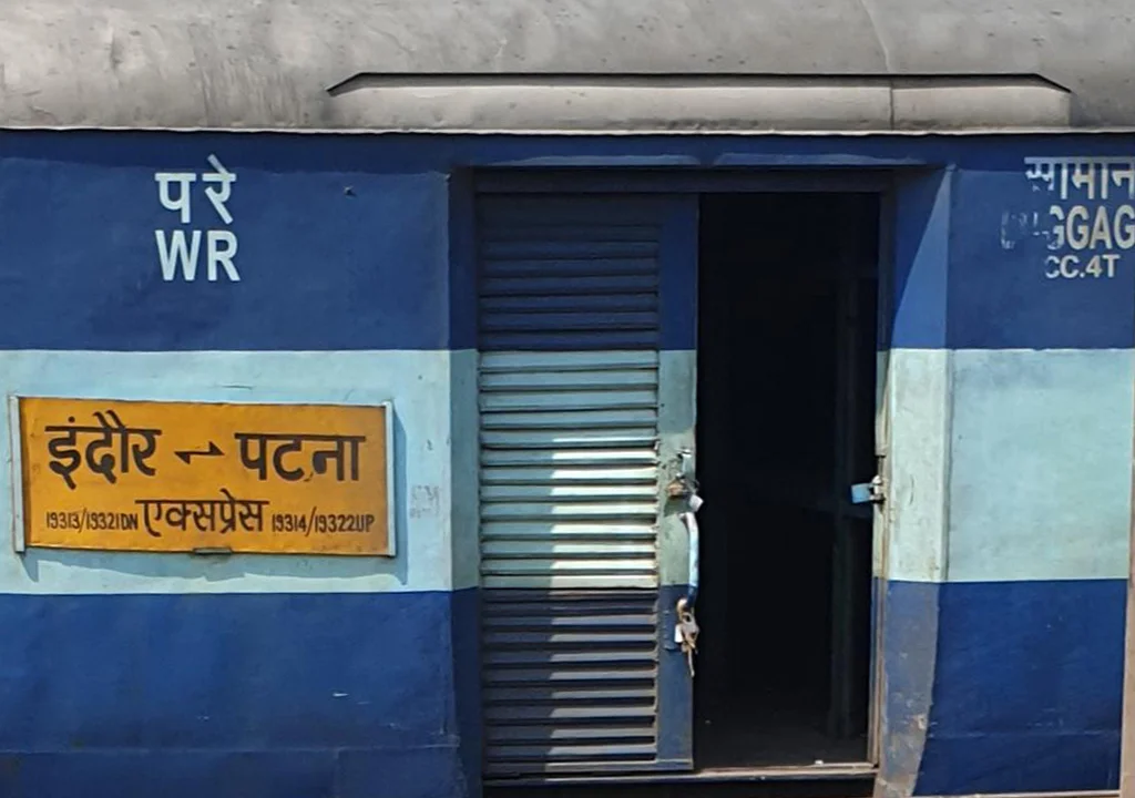 Train 19313 Indore-Patna Express Ki Yatra Mein Ab Judenge Anokhe Flavors
