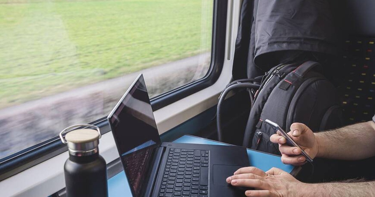 Inn Tips Ke Saath Enjoy Karein Productive Travel & Work From Train