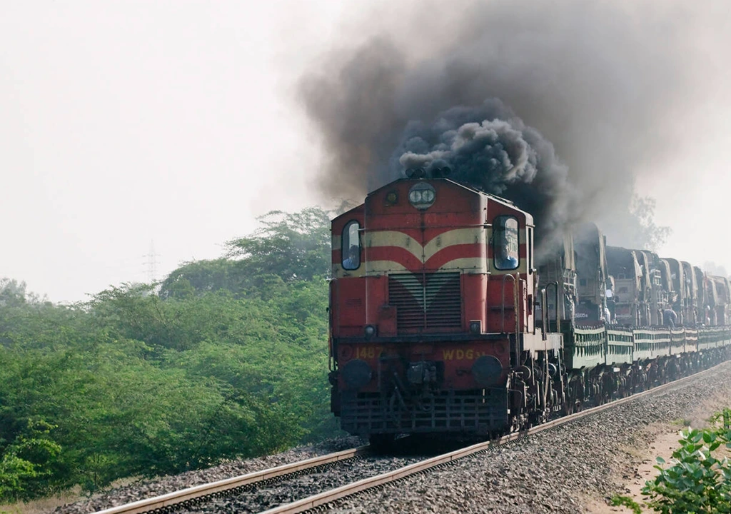 Janiye Kaise Trains Help Kar Rahi Hain Indian Tribal Communities Ki Janiye Kaise Trains Help Kar Rahi Hain Indian Tribal Communities Ki